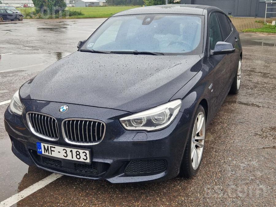 Blue BMW 530 2016 in Riga, with an engine capacity of 3.00 L and mileage of 200 thousand km for 15500 €, photo 3 on AUTOMOTO.COM.LV