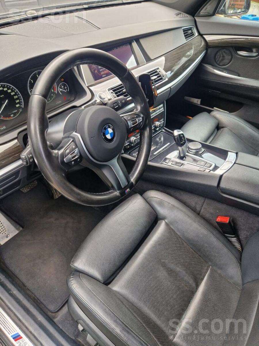 Blue BMW 530 2016 in Riga, with an engine capacity of 3.00 L and mileage of 200 thousand km for 15500 €, photo 6 on AUTOMOTO.COM.LV