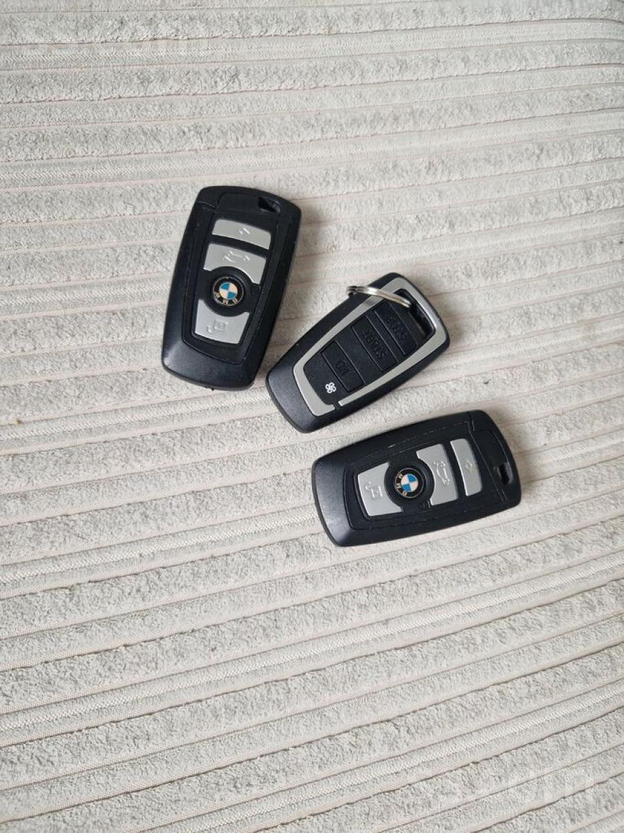 Blue BMW 530 2016 in Riga, with an engine capacity of 3.00 L and mileage of 200 thousand km for 15500 €, photo 8 on AUTOMOTO.COM.LV