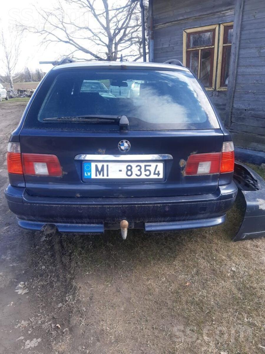 Blue BMW 530 2002 in Bauska, with an engine capacity of 3.00 L and mileage of 397 thousand km for 1200 €, photo 4 on AUTOMOTO.COM.LV