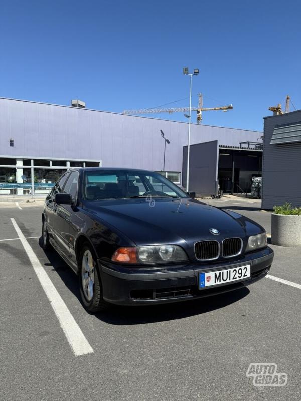 Blue BMW 530 1998 in Vilnius, with an engine capacity of 3.00 L and mileage of 360 thousand km for 1300 €, photo 3 on AUTOMOTO.COM.LV
