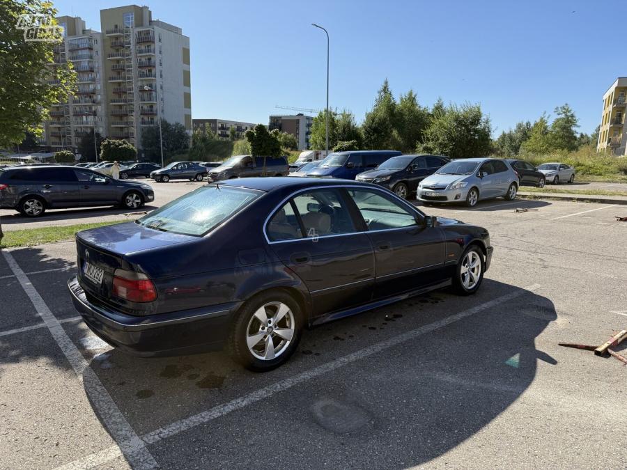 Blue BMW 530 1998 in Vilnius, with an engine capacity of 2.90 L and mileage of 367 thousand km for 1500 €, photo 6 on AUTOMOTO.COM.LV