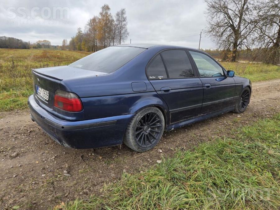 Blue BMW 530 1999 in Valmiera, with an engine capacity of 3.00 L and mileage of 0 thousand km for 1780 €, photo 8 on AUTOMOTO.COM.LV