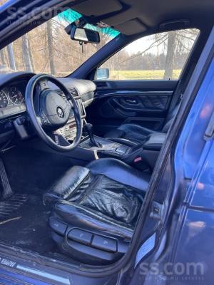 Zils BMW 530 1999 Rīga, ar dzinēja tilpumu 3.00 L un nobraukumu 289 tūkst. km par 1800 €, foto 9 vietnē AUTOMOTO.COM.LV