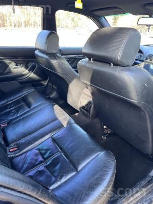 Zils BMW 530 1999 Rīga, ar dzinēja tilpumu 3.00 L un nobraukumu 289 tūkst. km par 1800 €, foto 13 vietnē AUTOMOTO.COM.LV