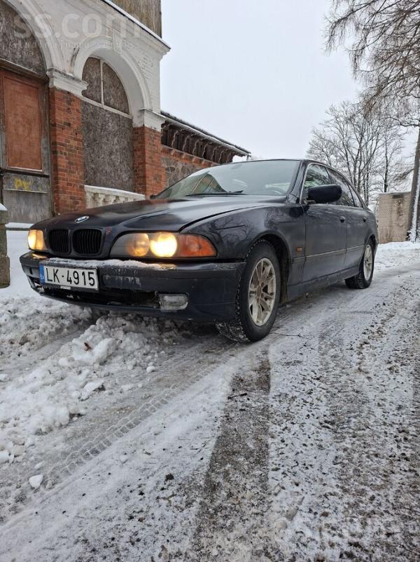 Blue BMW 530 2000 in Madona, with an engine capacity of 3.00 L and mileage of 500 thousand km for 1499 €, photo 1 on AUTOMOTO.COM.LV