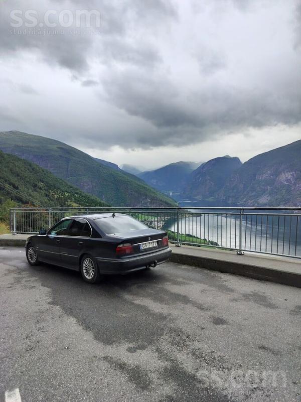 Blue BMW 530 2000 in Talsi, with an engine capacity of 3.00 L and mileage of 440 thousand km for 1500 €, photo 5 on AUTOMOTO.COM.LV