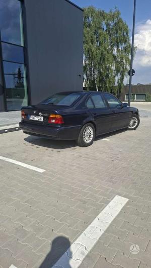 Blue BMW 530 2001 in Vilnius, with an engine capacity of 3.00 L and mileage of 320 thousand km for 2500 €, photo  on AUTOMOTO.COM.LV