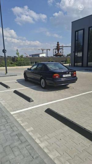 Blue BMW 530 2001 in Vilnius, with an engine capacity of 3.00 L and mileage of 320 thousand km for 2500 €, photo 3 on AUTOMOTO.COM.LV