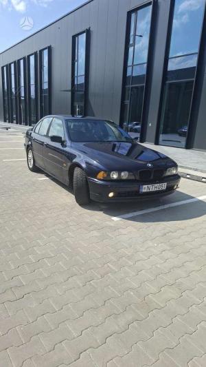 Blue BMW 530 2001 in Vilnius, with an engine capacity of 3.00 L and mileage of 320 thousand km for 2500 €, photo 4 on AUTOMOTO.COM.LV