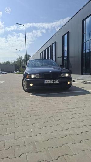 Blue BMW 530 2001 in Vilnius, with an engine capacity of 3.00 L and mileage of 320 thousand km for 2500 €, photo 6 on AUTOMOTO.COM.LV