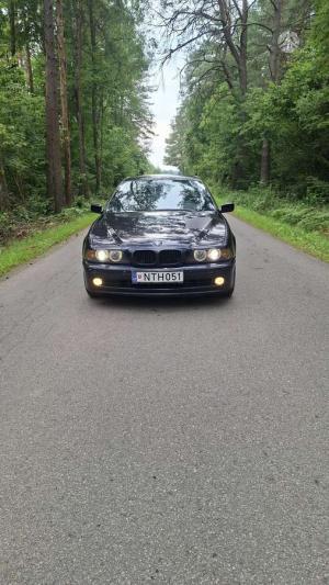 Blue BMW 530 2001 in Vilnius, with an engine capacity of 3.00 L and mileage of 320 thousand km for 2500 €, photo 7 on AUTOMOTO.COM.LV