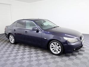 Zils BMW 530 2003 Tallina, ar dzinēja tilpumu 3.00 L un nobraukumu 375 tūkst. km par 1899 €, foto  vietnē AUTOMOTO.COM.LV
