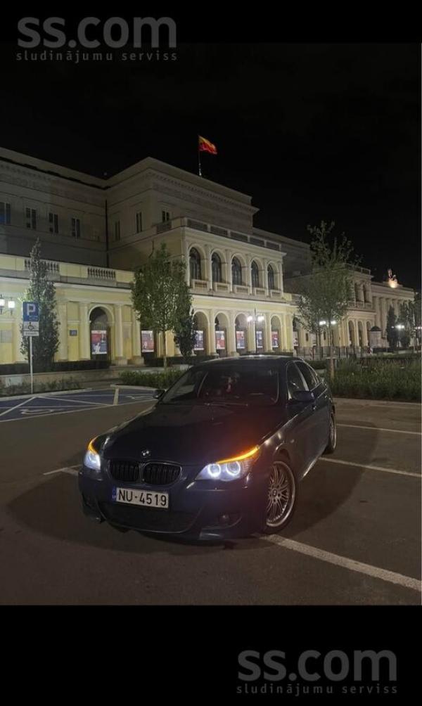 Zils BMW 530 2003 Daugavpils, ar dzinēja tilpumu 3.00 L un nobraukumu 0 tūkst. km par 3500 €, foto 3 vietnē AUTOMOTO.COM.LV