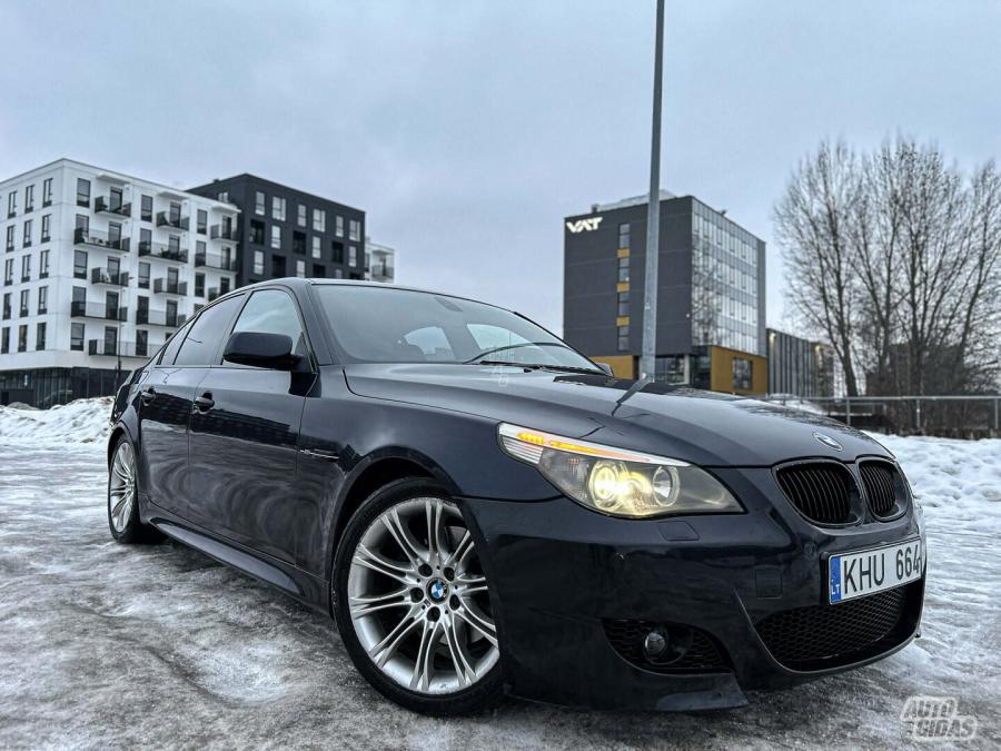 Blue BMW 530 2003 in Vilnius, with an engine capacity of 3.00 L and mileage of 369 thousand km for 3350 €, photo 3 on AUTOMOTO.COM.LV
