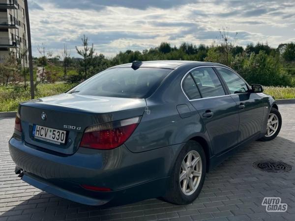 Zils BMW 530 2003 Viļņa, ar dzinēja tilpumu 3.00 L un nobraukumu 376 tūkst. km par 2450 €, foto 4 vietnē AUTOMOTO.COM.LV