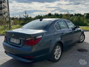 Zils BMW 530 2003 Viļņa, ar dzinēja tilpumu 3.00 L un nobraukumu 376 tūkst. km par 2450 €, foto 4 vietnē AUTOMOTO.COM.LV