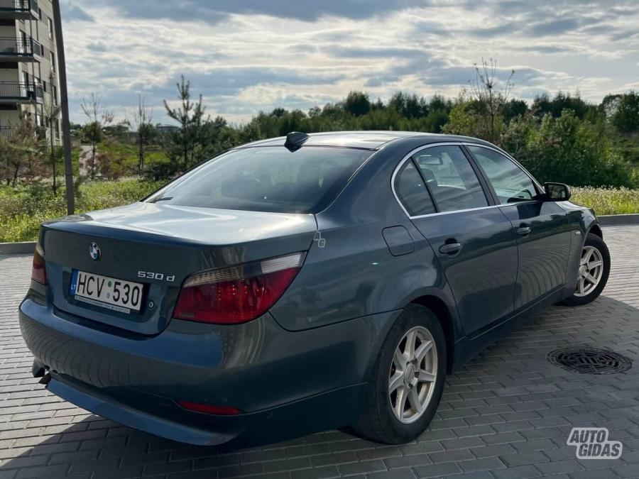 Zils BMW 530 2003 Viļņa, ar dzinēja tilpumu 3.00 L un nobraukumu 376 tūkst. km par 2450 €, foto 4 vietnē AUTOMOTO.COM.LV