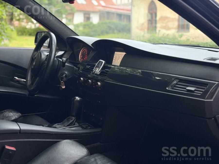 Синий БМВ 530 2003 в Цесис, объемом двигателя 3.00 л и пробегом 371 тыс. км за 4490 €, фото 17 на AUTOMOTO.COM.LV