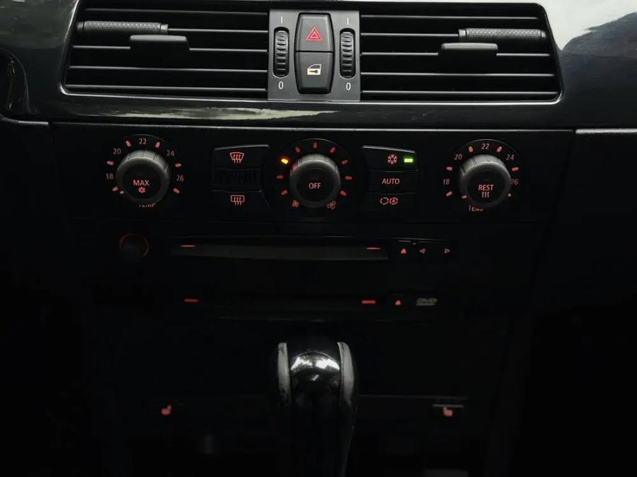 Синий БМВ 530 2003 в Цесис, объемом двигателя 3.00 л и пробегом 371 тыс. км за 4990 €, фото 25 на AUTOMOTO.COM.LV