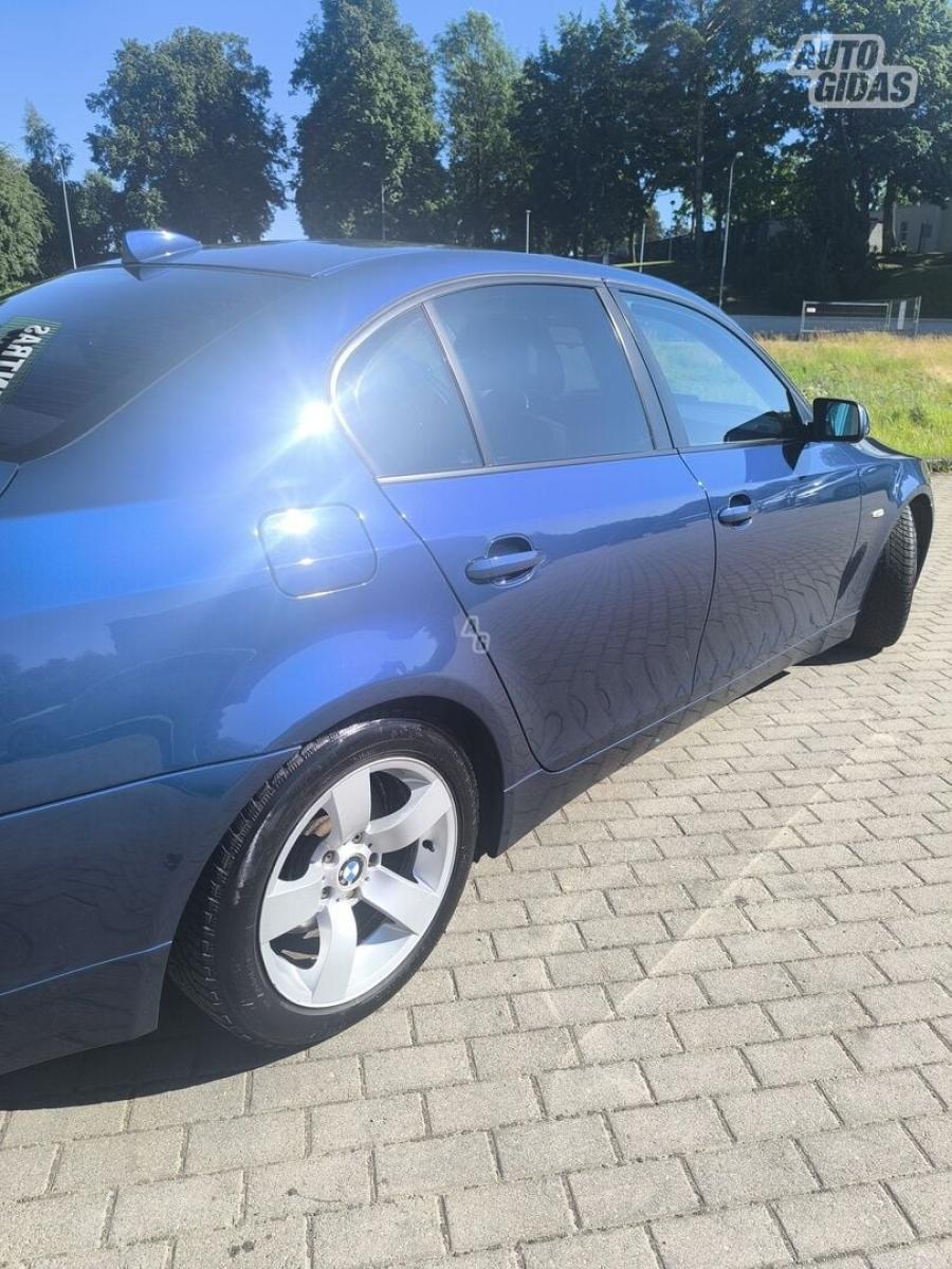 Zils BMW 530 2003 Klaipėda, ar dzinēja tilpumu 3.00 L un nobraukumu 333 tūkst. km par 2700 €, foto 9 vietnē AUTOMOTO.COM.LV