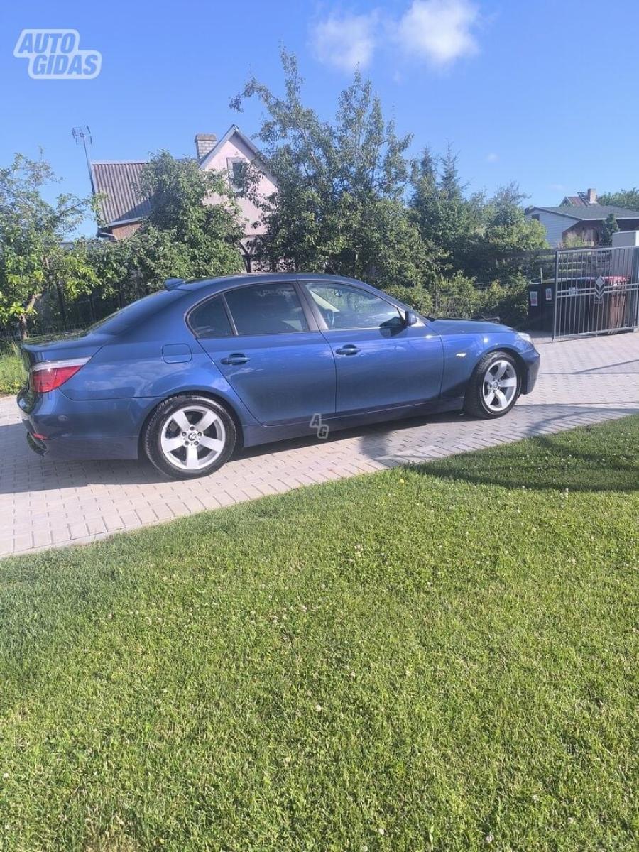 Zils BMW 530 2003 Klaipėda, ar dzinēja tilpumu 3.00 L un nobraukumu 333 tūkst. km par 2700 €, foto 12 vietnē AUTOMOTO.COM.LV
