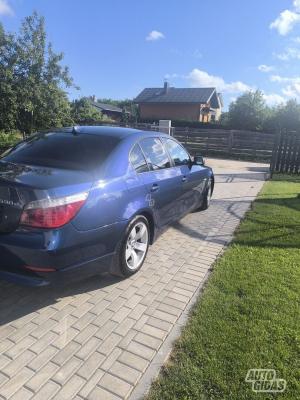 Zils BMW 530 2003 Klaipėda, ar dzinēja tilpumu 3.00 L un nobraukumu 333 tūkst. km par 2700 €, foto 13 vietnē AUTOMOTO.COM.LV