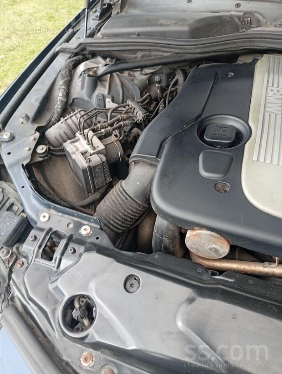 Zils BMW 530 2003 Daugavpils, ar dzinēja tilpumu 3.00 L un nobraukumu 348 tūkst. km par 4050 €, foto 12 vietnē AUTOMOTO.COM.LV
