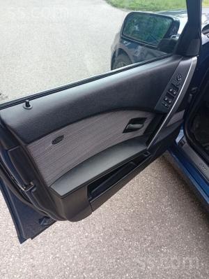 Zils BMW 530 2003 Daugavpils, ar dzinēja tilpumu 3.00 L un nobraukumu 348 tūkst. km par 4050 €, foto 18 vietnē AUTOMOTO.COM.LV