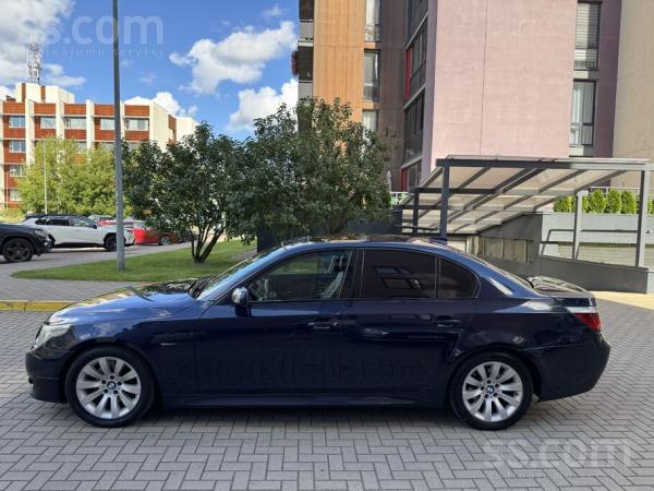 Blue BMW 530 2004 in Riga, with an engine capacity of 3.00 L and mileage of 0 thousand km for 3990 €, photo 2 on AUTOMOTO.COM.LV