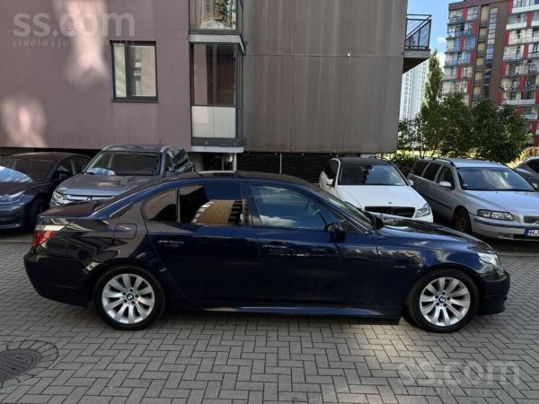 Blue BMW 530 2004 in Riga, with an engine capacity of 3.00 L and mileage of 0 thousand km for 3990 €, photo 3 on AUTOMOTO.COM.LV
