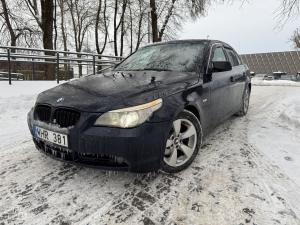 Zils BMW 530 2004 Viļņa, ar dzinēja tilpumu 3.00 L un nobraukumu 446 tūkst. km par 2250 €, foto  vietnē AUTOMOTO.COM.LV