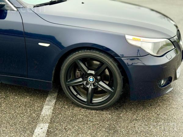 Blue BMW 530 2004 in Cesis, with an engine capacity of 3.00 L and mileage of 398 thousand km for 4700 €, photo 9 on AUTOMOTO.COM.LV