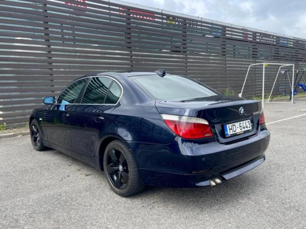 Zils BMW 530 2004 Rīga, ar dzinēja tilpumu 3.00 L un nobraukumu 0 tūkst. km par 4200 €, foto 4 vietnē AUTOMOTO.COM.LV