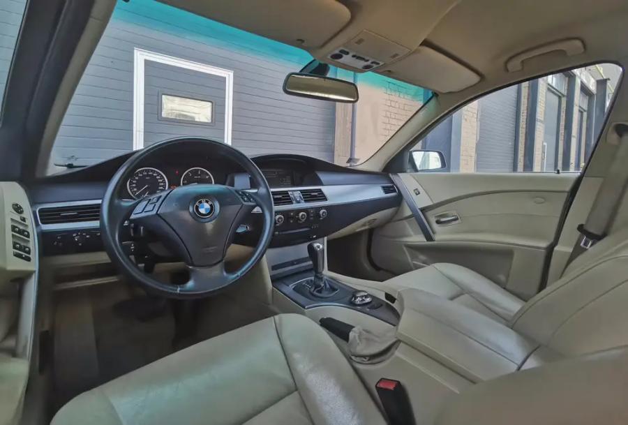 Zils BMW 530 2004 Rīga, ar dzinēja tilpumu 3.00 L un nobraukumu 382 tūkst. km par 3490 €, foto 3 vietnē AUTOMOTO.COM.LV