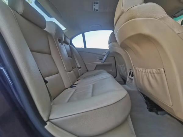 Zils BMW 530 2004 Rīga, ar dzinēja tilpumu 3.00 L un nobraukumu 382 tūkst. km par 3490 €, foto 6 vietnē AUTOMOTO.COM.LV