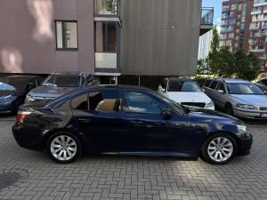 Zils BMW 530 2004 Rīga, ar dzinēja tilpumu 3.00 L un nobraukumu 251 tūkst. km par 3990 €, foto 4 vietnē AUTOMOTO.COM.LV