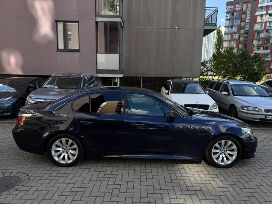 Zils BMW 530 2004 Rīga, ar dzinēja tilpumu 3.00 L un nobraukumu 251 tūkst. km par 3990 €, foto 4 vietnē AUTOMOTO.COM.LV