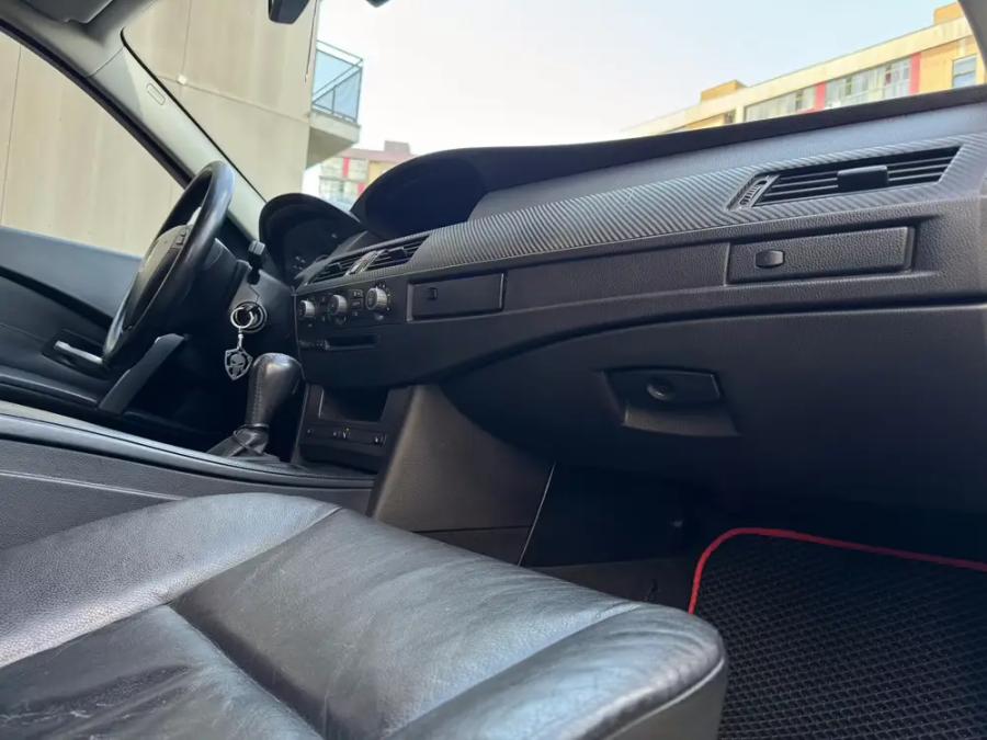 Zils BMW 530 2004 Rīga, ar dzinēja tilpumu 3.00 L un nobraukumu 251 tūkst. km par 3990 €, foto 12 vietnē AUTOMOTO.COM.LV