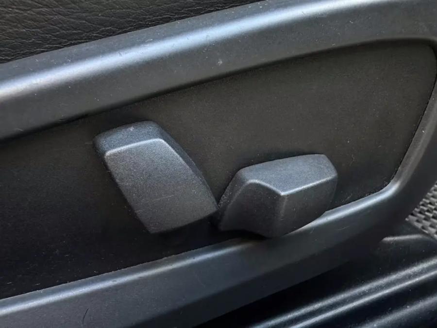 Zils BMW 530 2004 Rīga, ar dzinēja tilpumu 3.00 L un nobraukumu 251 tūkst. km par 3990 €, foto 22 vietnē AUTOMOTO.COM.LV