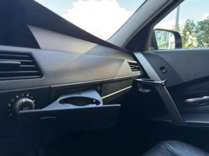 Zils BMW 530 2004 Rīga, ar dzinēja tilpumu 3.00 L un nobraukumu 251 tūkst. km par 3990 €, foto 26 vietnē AUTOMOTO.COM.LV