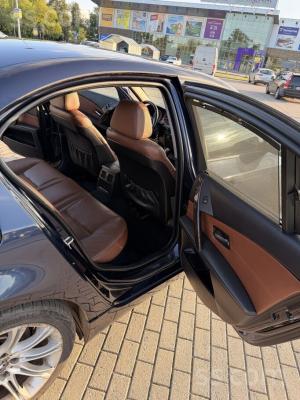 Blue BMW 530 2004 in Riga, with an engine capacity of 3.00 L and mileage of 365 thousand km for 3300 €, photo 8 on AUTOMOTO.COM.LV