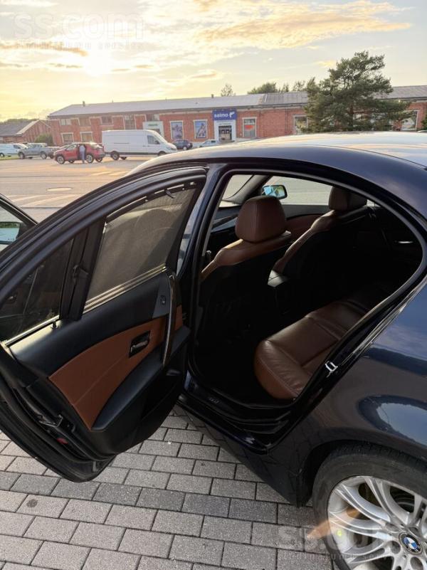 Zils BMW 530 2004 Rīga, ar dzinēja tilpumu 3.00 L un nobraukumu 365 tūkst. km par 3300 €, foto 8 vietnē AUTOMOTO.COM.LV