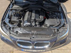 Zils BMW 530 2004 Klaipėda, ar dzinēja tilpumu 2.98 L un nobraukumu 239 tūkst. km par 3000 €, foto  vietnē AUTOMOTO.COM.LV