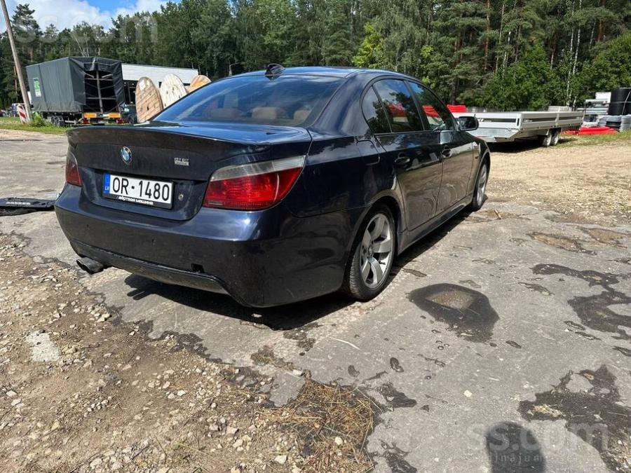Zils BMW 530 2004 Rīga, ar dzinēja tilpumu 3.00 L un nobraukumu 424 tūkst. km par 8800 €, foto 4 vietnē AUTOMOTO.COM.LV