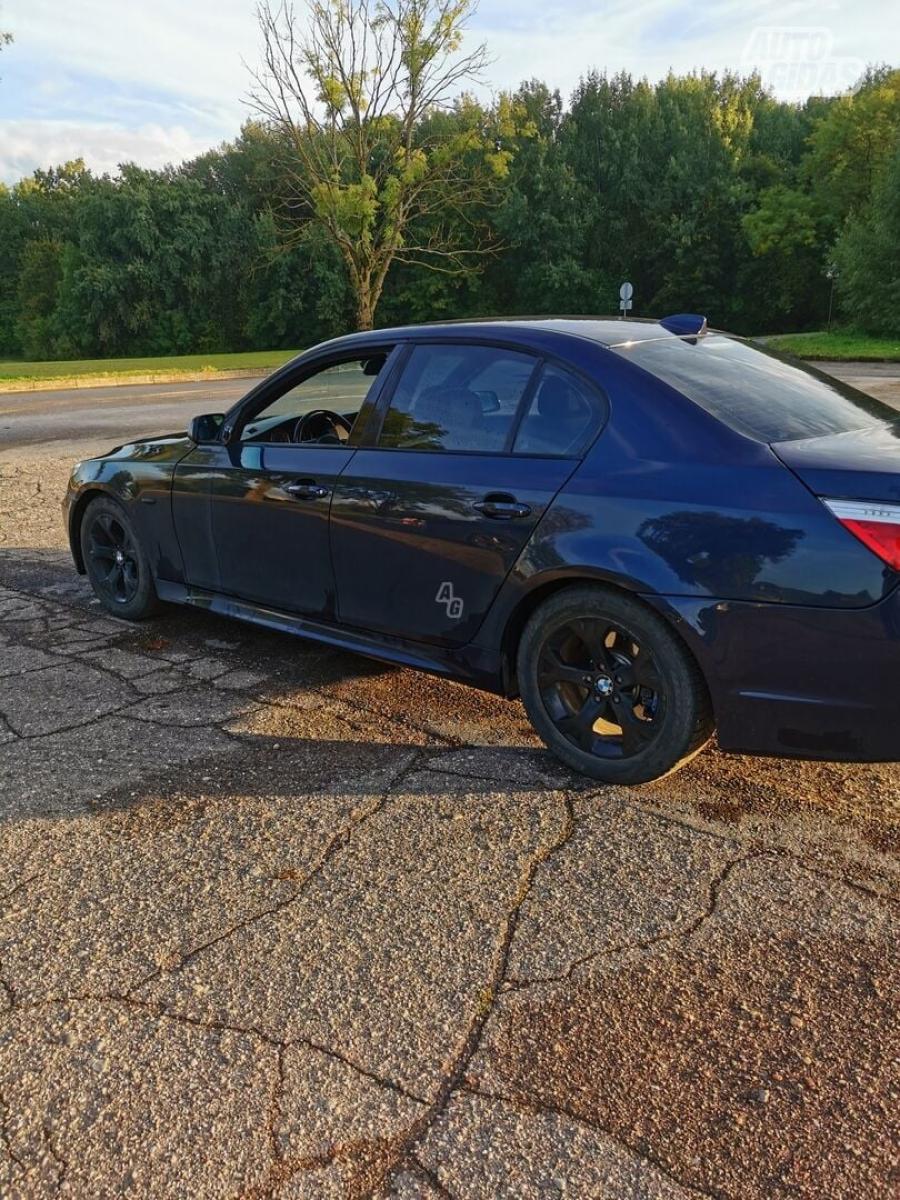 Zils BMW 530 2004 Kauņa, ar dzinēja tilpumu 3.00 L un nobraukumu 478 tūkst. km par 4200 €, foto 4 vietnē AUTOMOTO.COM.LV