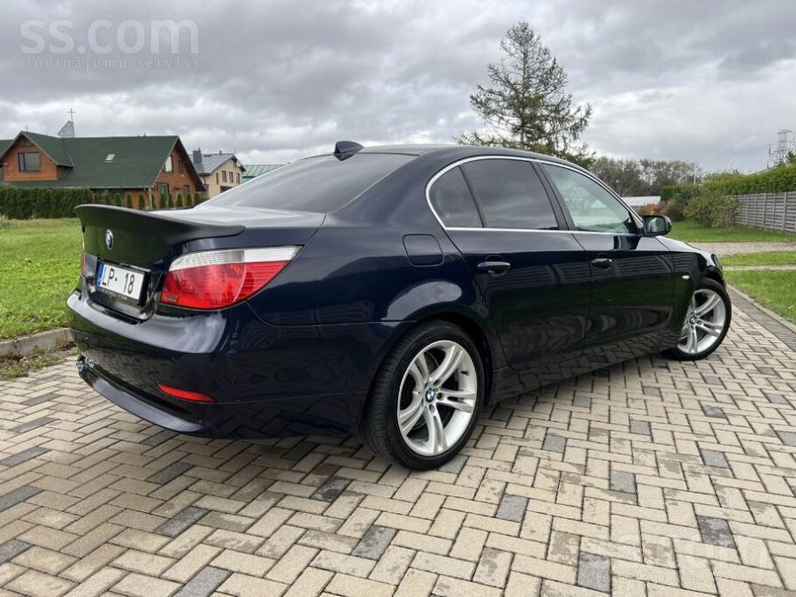 Blue BMW 530 2004 in Riga, with an engine capacity of 3.00 L and mileage of 288 thousand km for 3990 €, photo 3 on AUTOMOTO.COM.LV