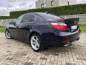 Blue BMW 530 2004 in Riga, with an engine capacity of 3.00 L and mileage of 288 thousand km for 3990 €, photo 4 on AUTOMOTO.COM.LV