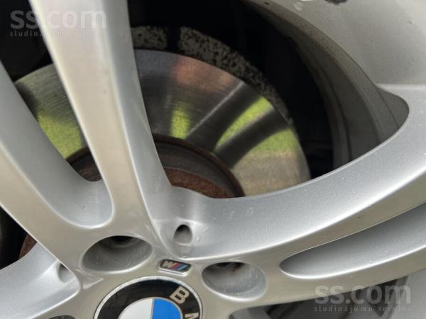 Zils BMW 530 2004 Rīga, ar dzinēja tilpumu 3.00 L un nobraukumu 288 tūkst. km par 3990 €, foto 9 vietnē AUTOMOTO.COM.LV