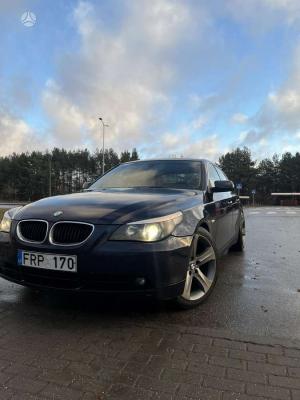 Zils BMW 530 2005 Viļņa, ar dzinēja tilpumu 3.00 L un nobraukumu 333 tūkst. km par 2600 €, foto  vietnē AUTOMOTO.COM.LV